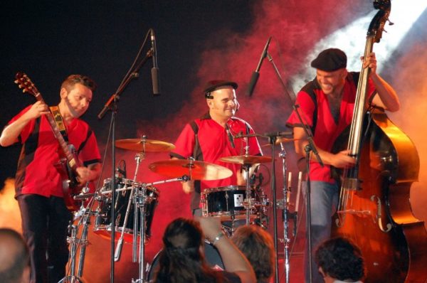 Fever Band en concierto. Sala Tararí 27 de agosto - Ponferrada Hoy